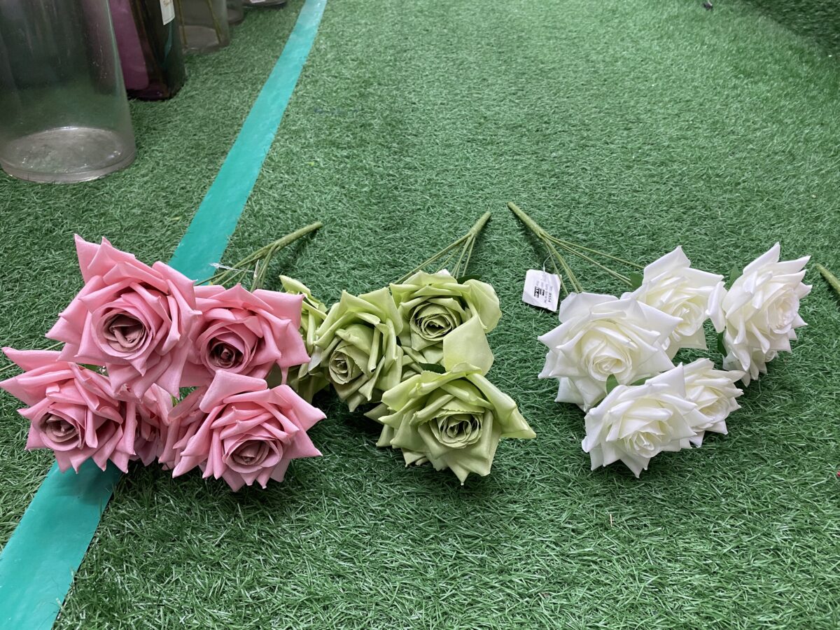 BS54 small roses in a bunch | X&L Flower House/Wedding and Event Decorating